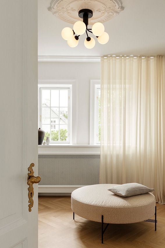 Nuura Apiales 6 loftlampe, satin sort/smoked glas