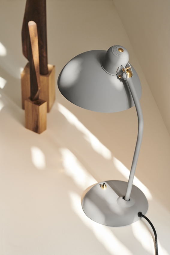 Fritz Hansen Kaiser idell 6556-T bordlampe, easy grey