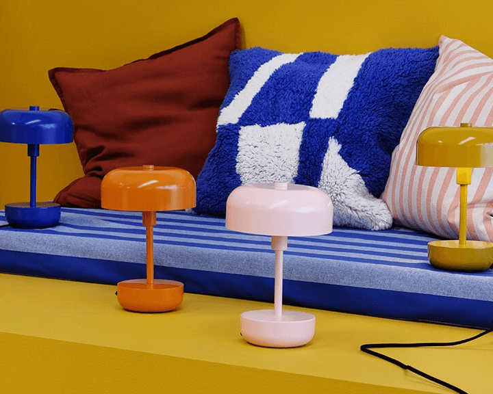 Indret din bolig med farverde lamper | Lamper.dk